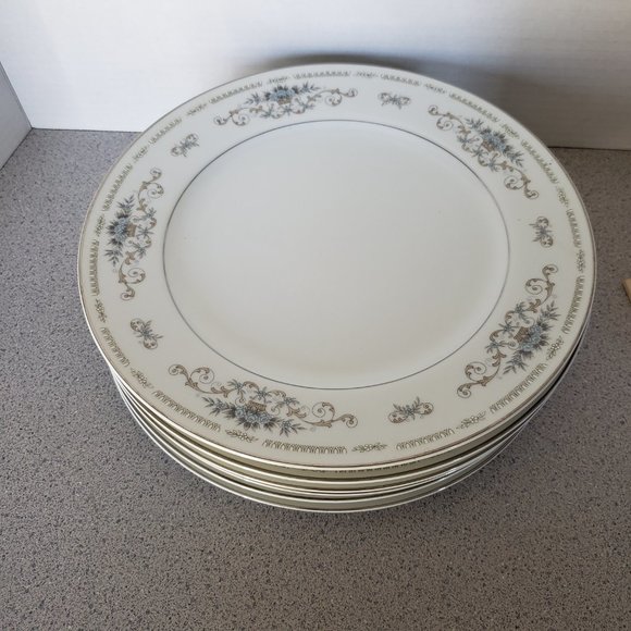 DIANE By Wade | Dining | 2pc Vintage Dinner Plates Diane Fine Porcelain ...